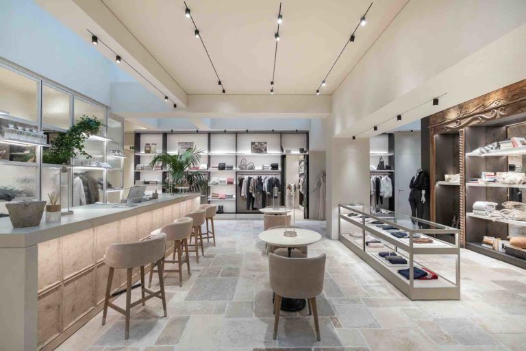 Brunello Cucinelli s’implante avenue Montaigne à Paris - VieDeLuxe.fr