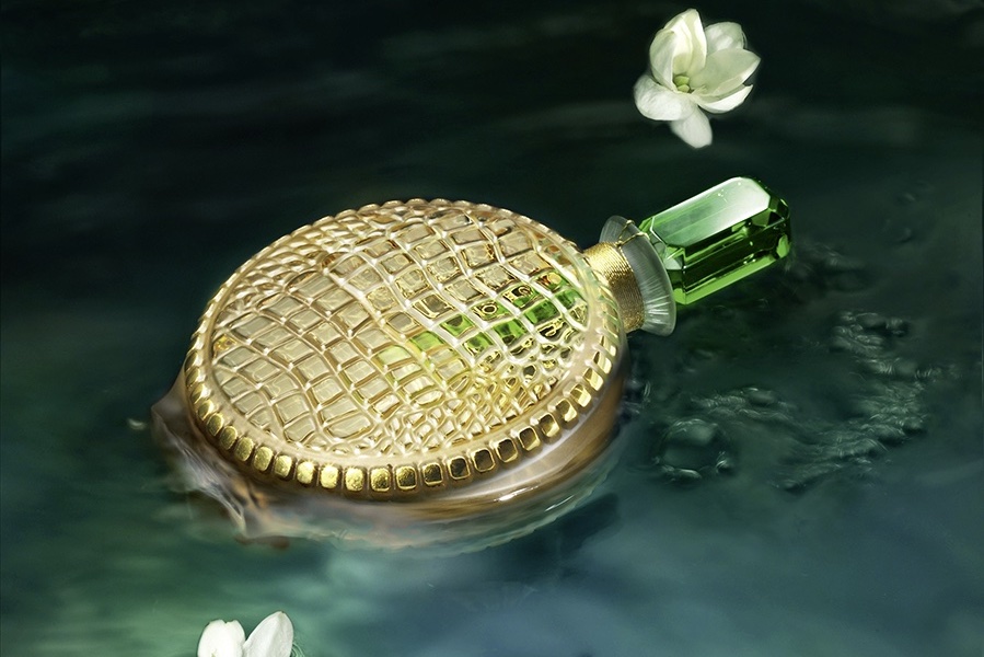 Lalique dévoile un exceptionnel flacon de parfum effet «peau de ...